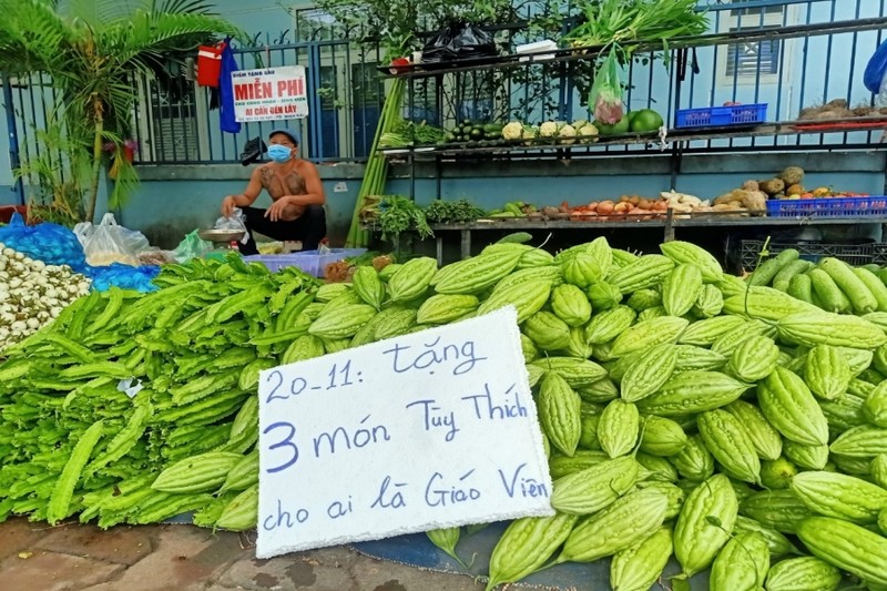 Lý do Minh ‘Râu’ tặng rau cho giáo viên nhưng chỉ có hai người nhận ...